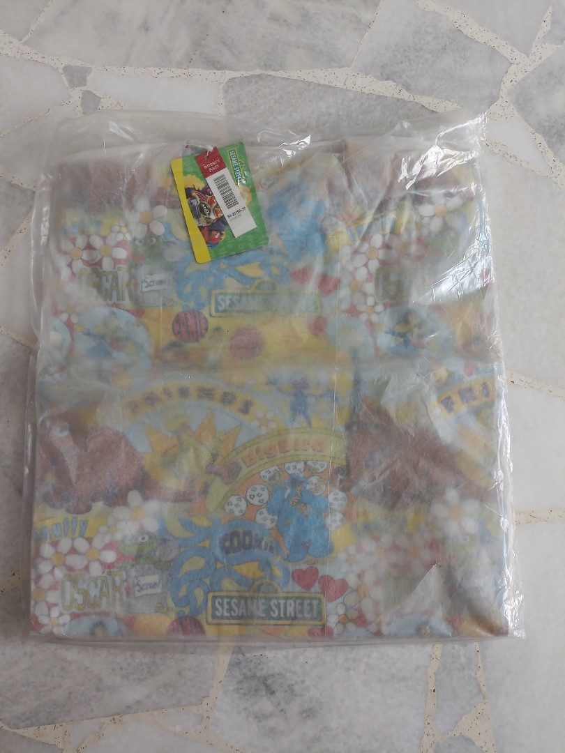 Bossini Sesame Street bag Limited edition with tag, Women's Fashion ...