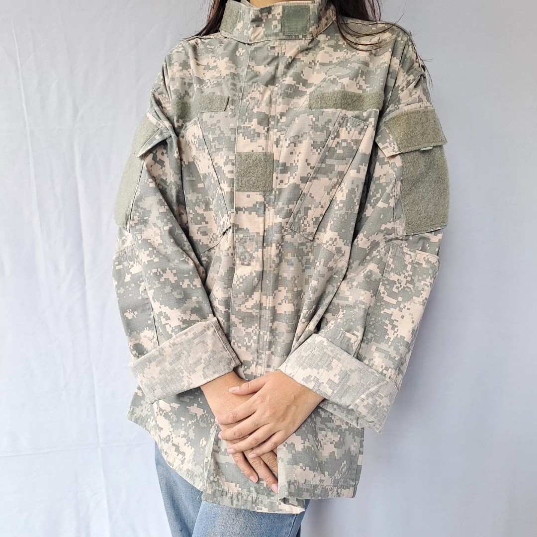 Coat Army Combat Uniform, Fesyen Pria, Pakaian , Baju Luaran di Carousell
