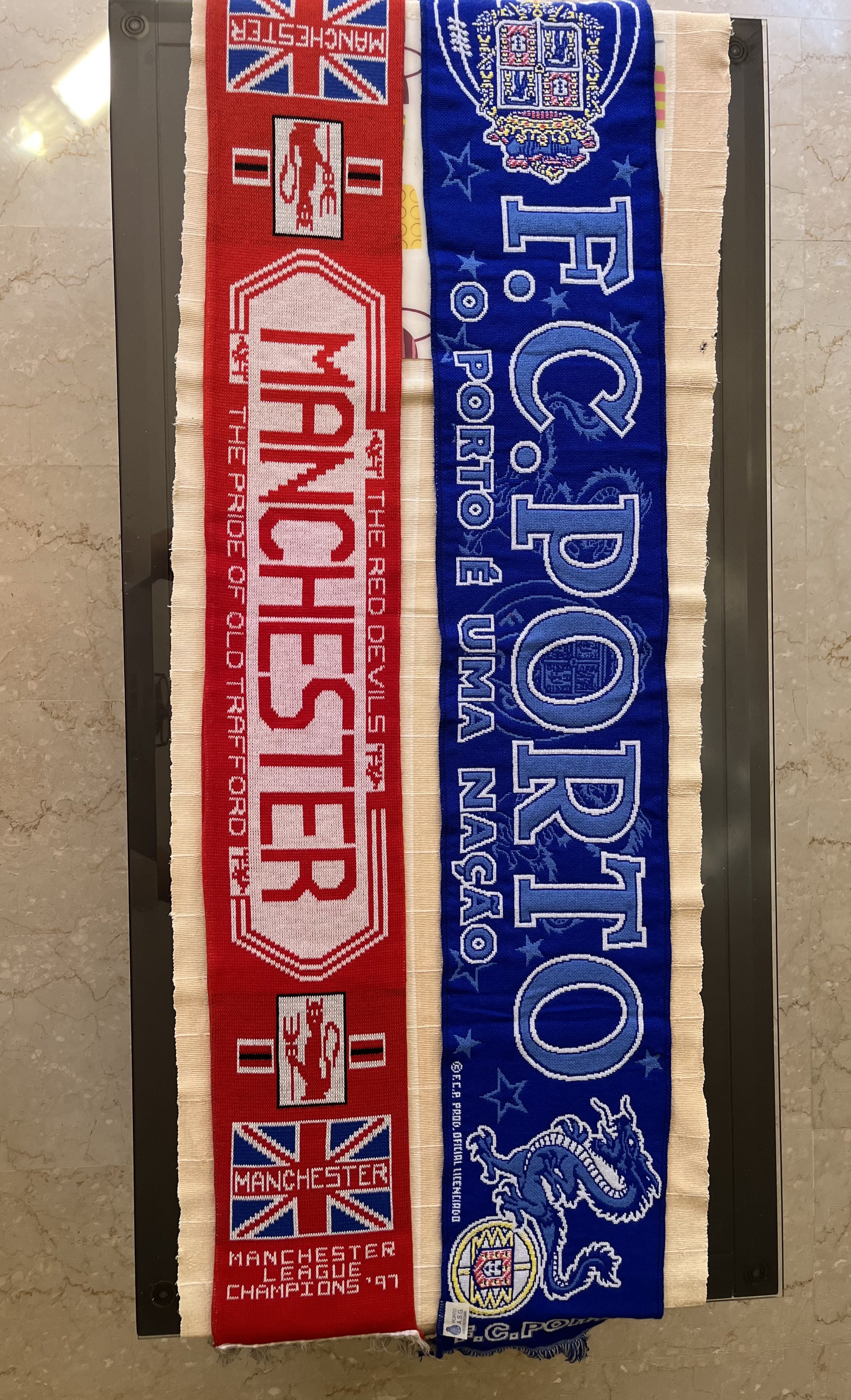 Manchester United and Porto Scarf, Hobbies & Toys, Memorabilia ...