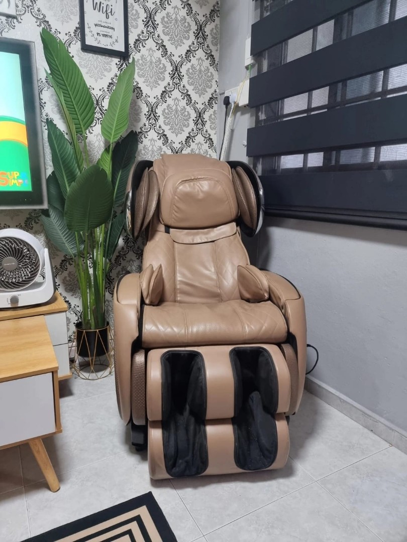Osim uMagic Massage Chair, Furniture & Home Living, Furniture, Chairs ...