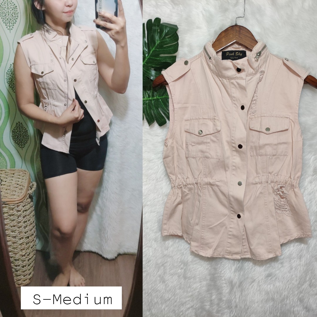 Peach Vest Like Top, Women's Fashion, Tops, Sleeveless on Carousell
