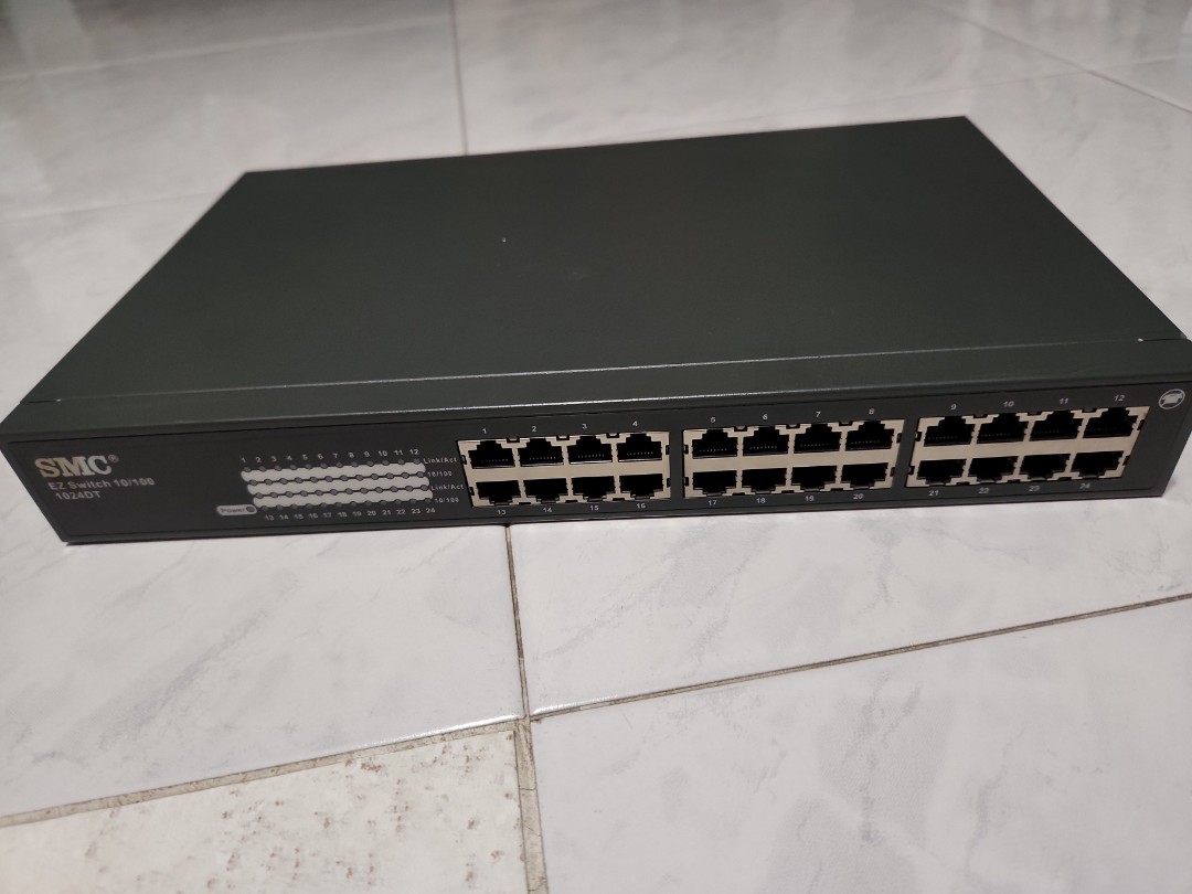 SMC EZ switch 10/100 1024DT ethernet, Computers & Tech, Parts ...