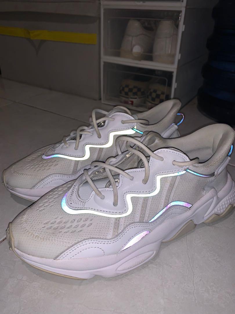 Adidas Ozweego White, Fesyen Pria, Sepatu , Sneakers di Carousell