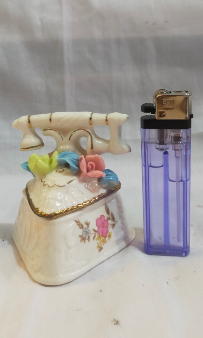 Box keramik mini cantik, Desain & Kerajinan Tangan, Karya Seni di Carousell