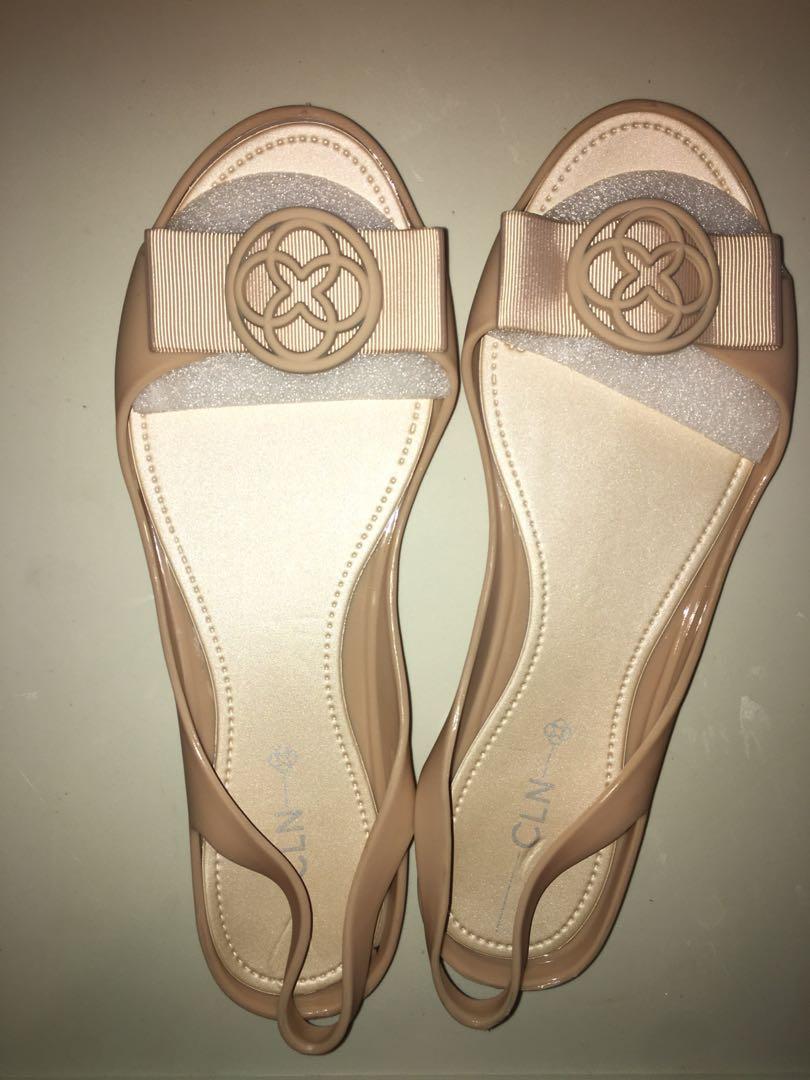 Brand New CLN Slipper Sandal, Women's Fashion, Footwear, Flats ...