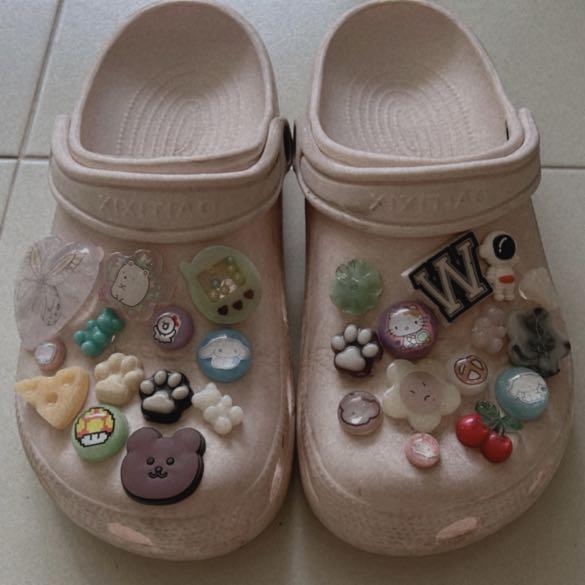 custom resin jibbitz crocs jibbits resin keychain, Hobbies & Toys ...
