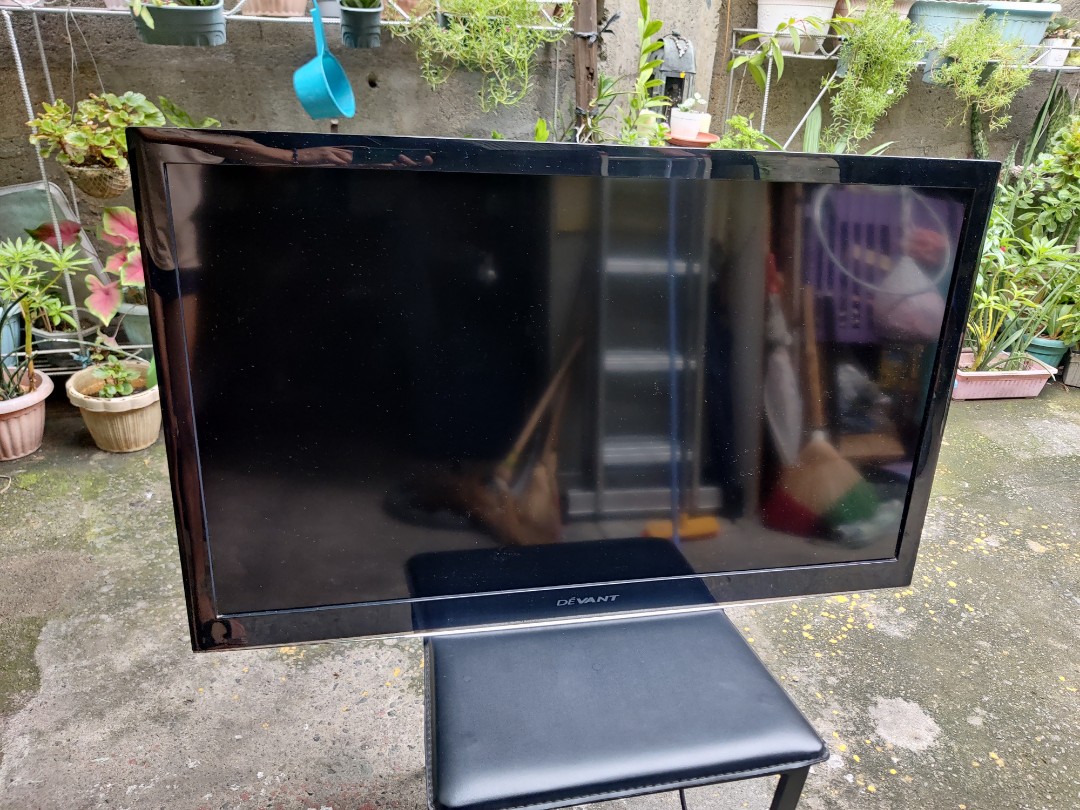Devant 42 inch, TV & Home Appliances, TV & Entertainment, TV on Carousell