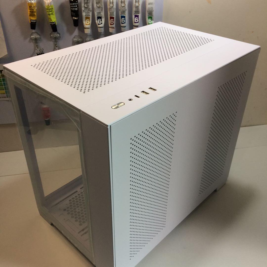 Lian Li 011 Dynamic MINI (Snow white edition), Computers & Tech, Parts ...