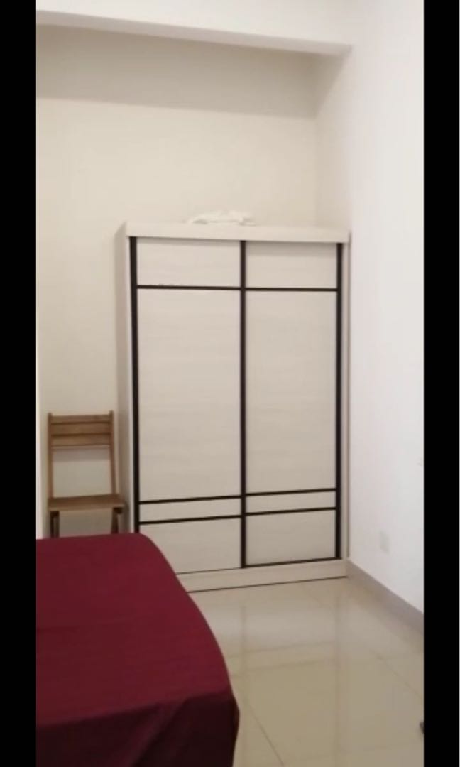 SET BILIK TIDUR KATIL DAN ALMARI, Furniture & Home Living, Furniture ...