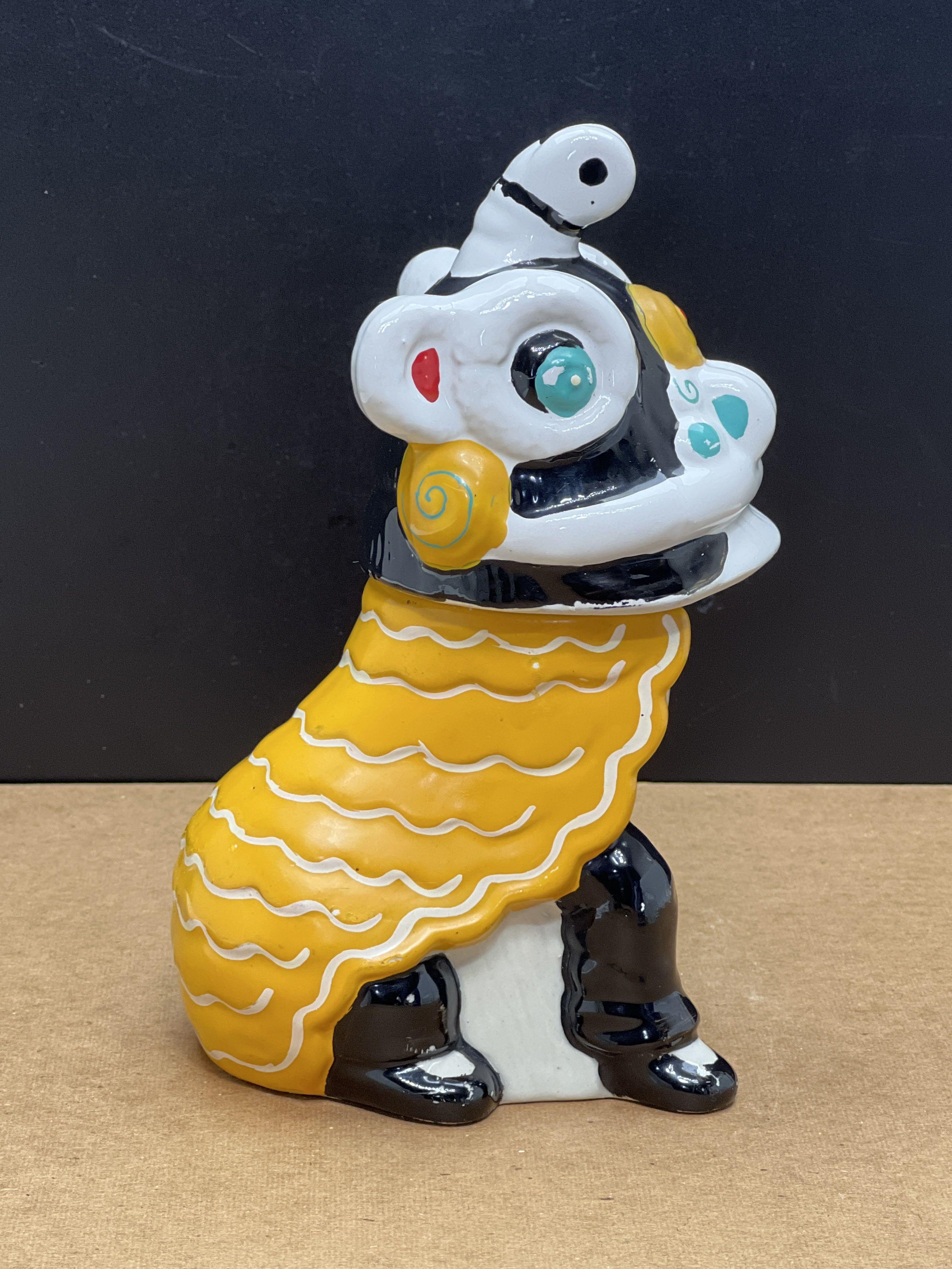 Tung Lok Group Prancing Lion Figurine 20cm, Hobbies & Toys, Memorabilia ...