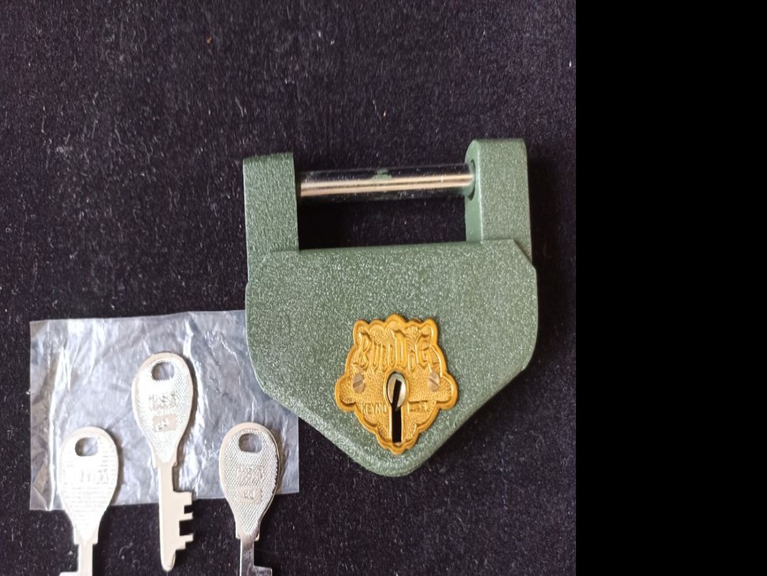Vintage Bulldog Warehouse Padlock, Made In Japan, Hobbies & Toys ...