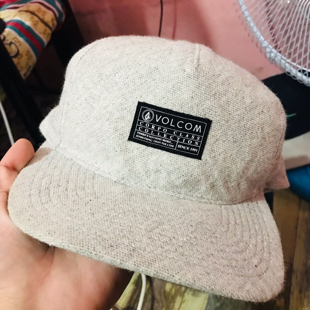 Volcom Corpo Class Collection, Men's Fashion, Watches & Accessories ...