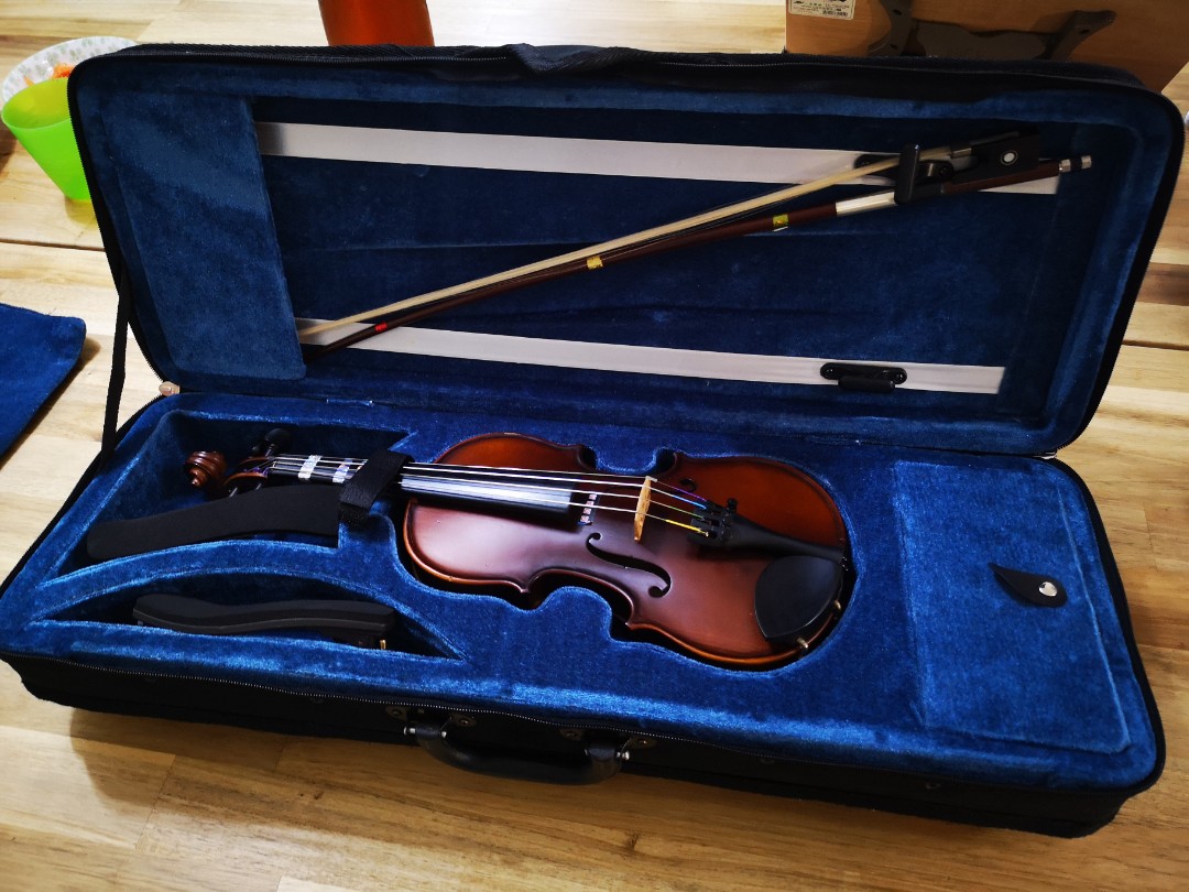 Eurostring Violin 1/8 for kids, Hobbies & Toys, Music & Media, Musical ...