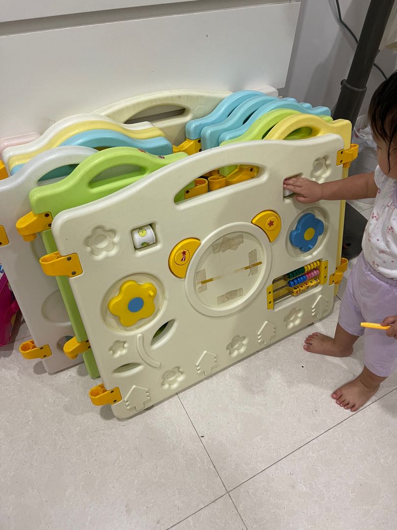 Children barricades / fencing , Babies & Kids, Baby Nursery & Kids ...