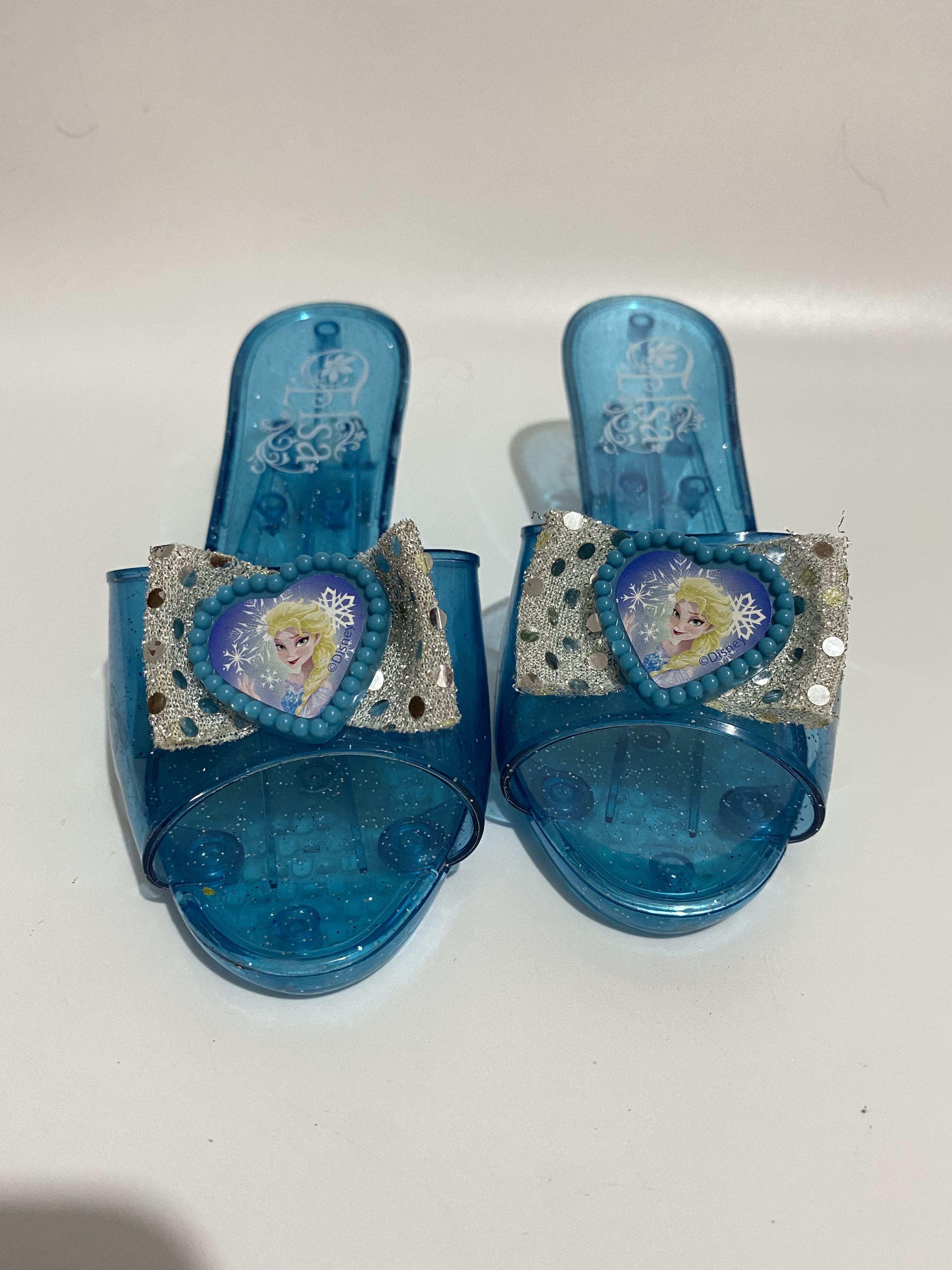 Disney Frozen Sandals, Babies & Kids, Babies & Kids Fashion on Carousell