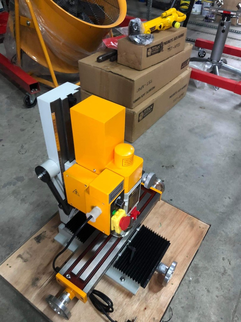 Mini vertical milling/drilling machine, Commercial & Industrial ...