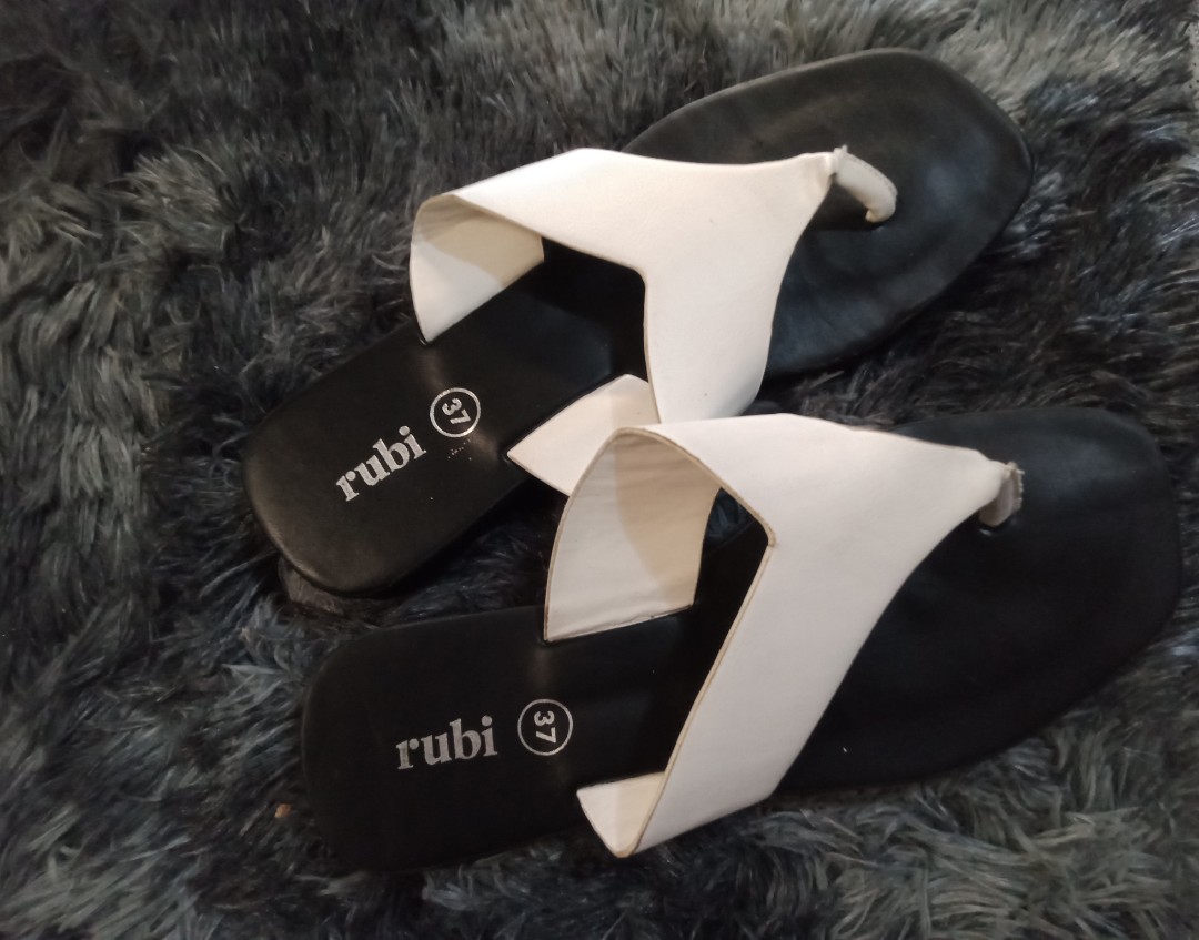 Rubi Slippers, Women's Fashion, Footwear, Slippers and slides on Carousell