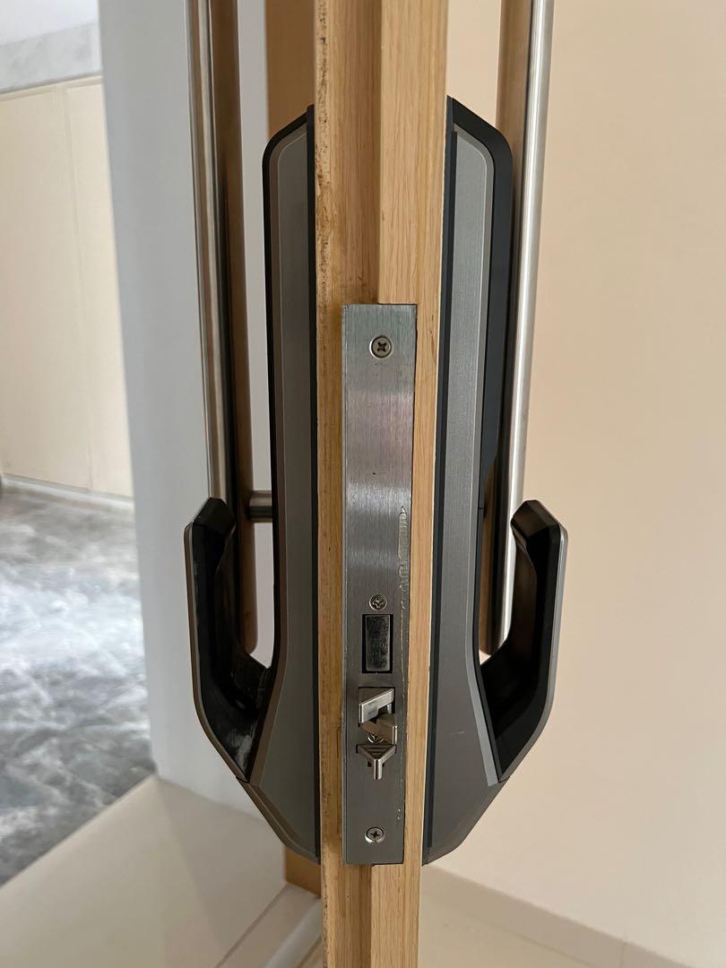 Samsung smart push /pull SHS-P717 digital door lock ( Gold ), Furniture ...