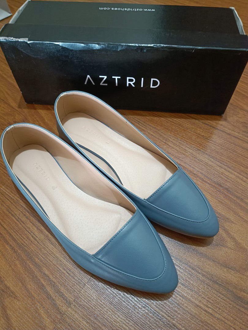 AZTRID FLAT SHOES, Women's Fashion, Footwear, Flats & Sandals on Carousell