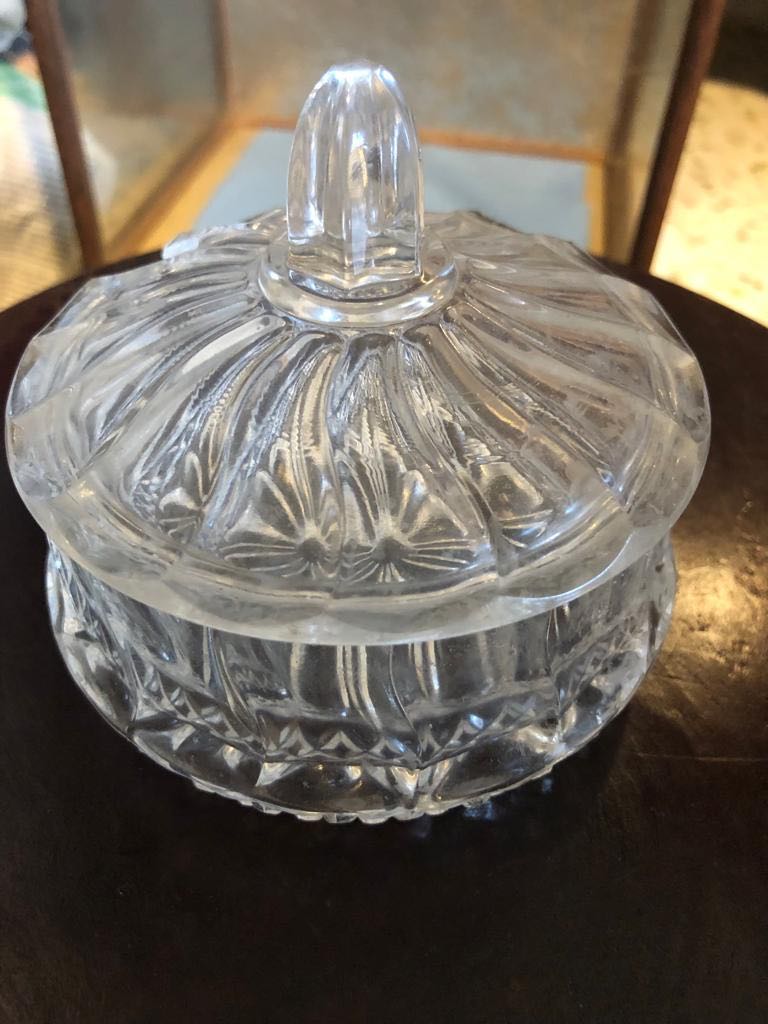 Crystal container with cover, Hobbies & Toys, Memorabilia ...