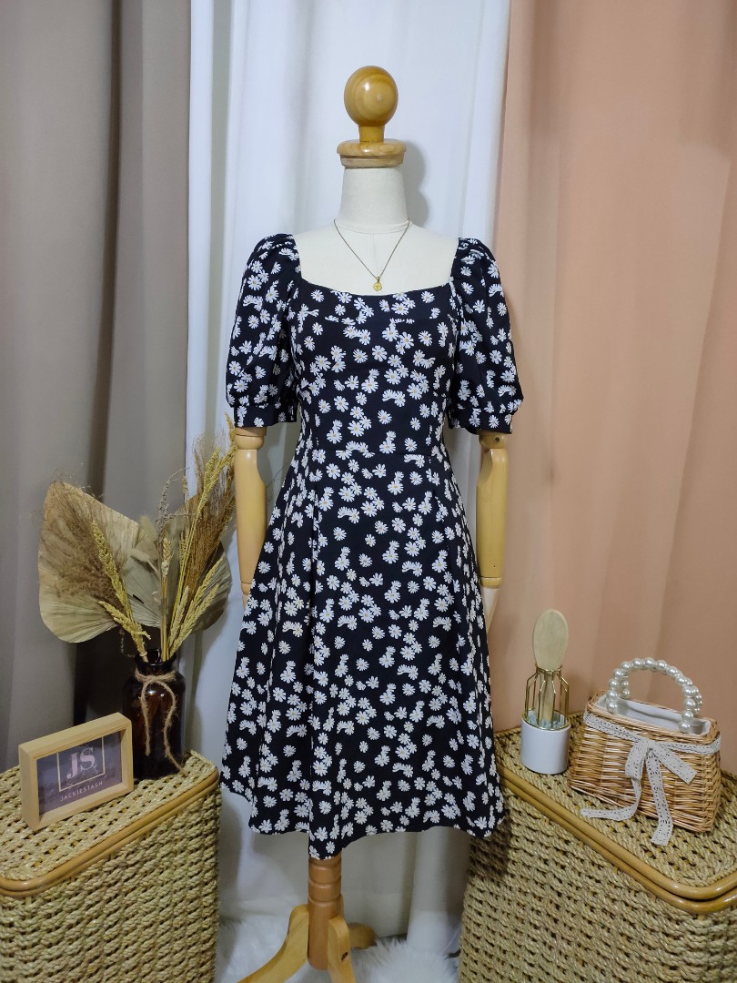 daisy puff dress, Women's Fashion, Dresses & Sets, Dresses on Carousell