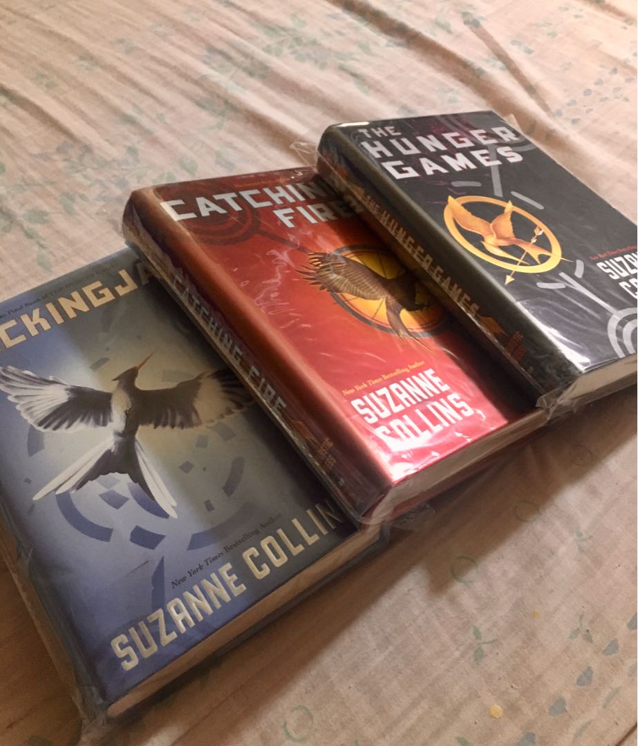 HARDBOUND Twilight Complete Bookset, Hobbies & Toys, Books & Magazines ...