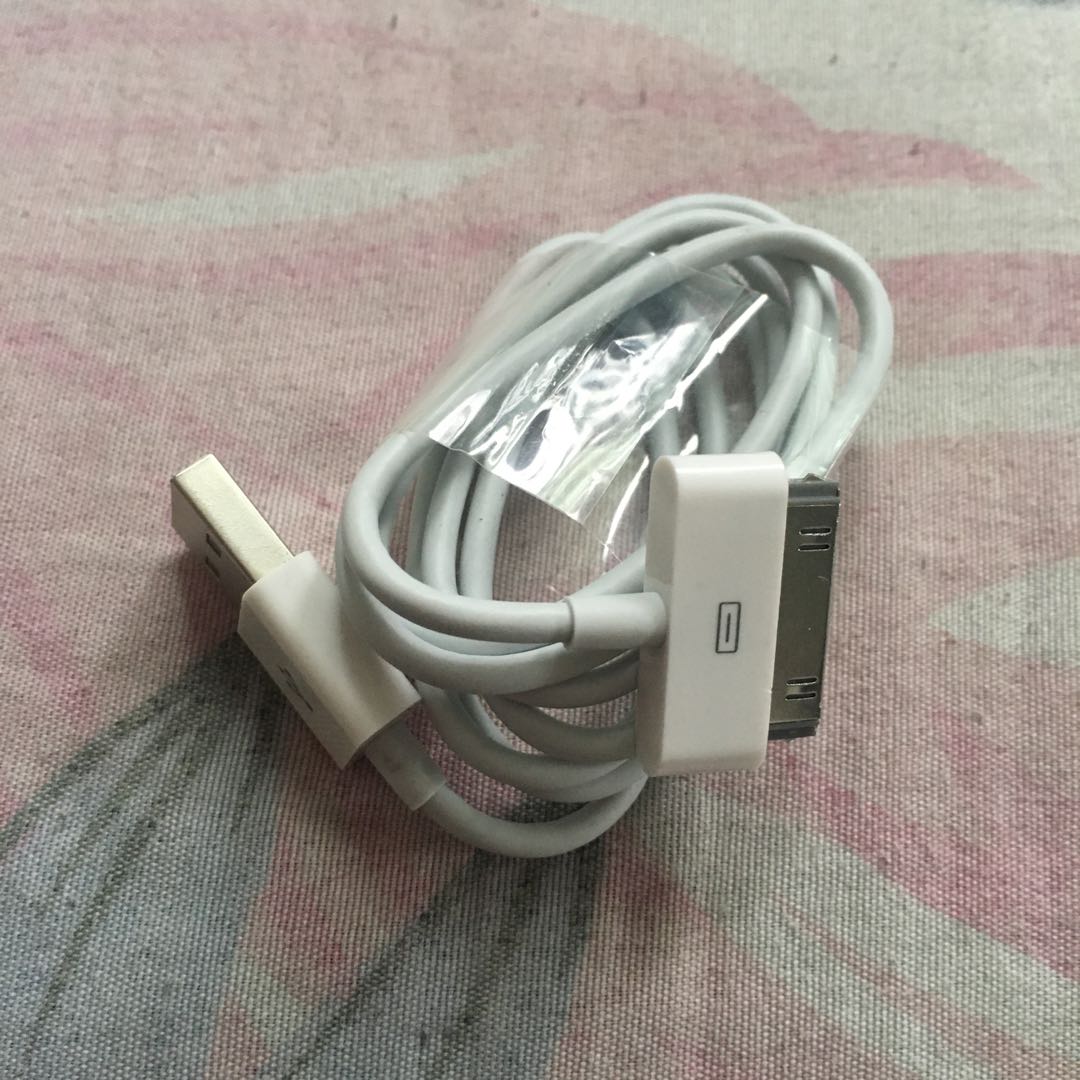 iPhone 4 iPad 1 2 3 Charger 30 pins cable, Mobile Phones & Gadgets ...