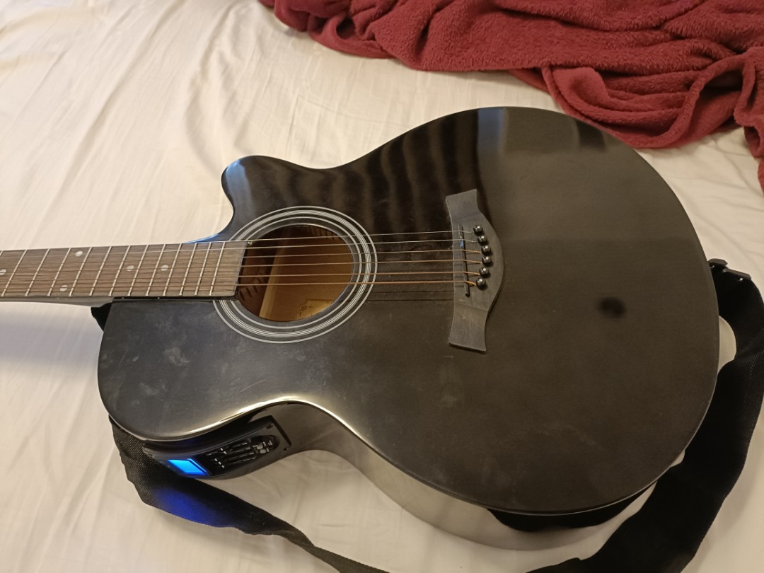 MAVEY ACOUSTIC GUITAR, Hobbies & Toys, Music & Media, Musical ...