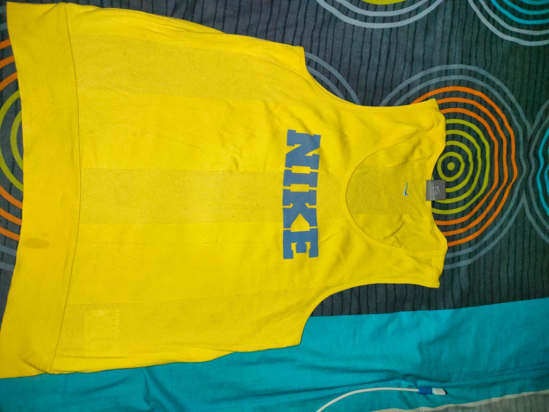 Nike sando, Men's Fashion, Activewear on Carousell