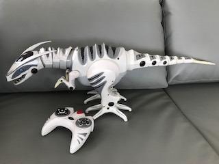 Roboraptor with remote control, Hobbies & Toys, Toys & Games on Carousell
