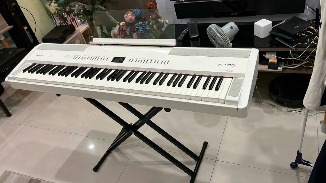 Roland FP80 digital piano, Hobbies & Toys, Music & Media, Musical ...