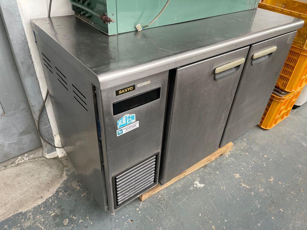Sanyo Counter Top 1.2m Chiller, TV & Home Appliances, Kitchen ...