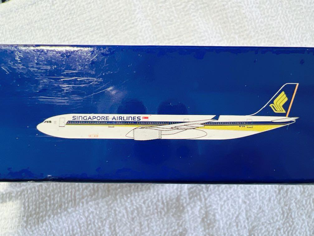 SIA A380 & A330 aircraft model, Hobbies & Toys, Memorabilia ...
