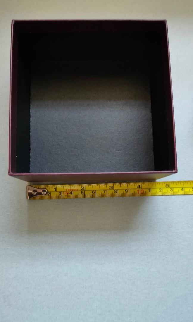 Aigner gift box, Looking For on Carousell