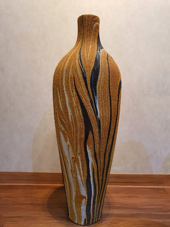 Beautiful Handcrafted Sand Vase by Artist, Furniture & Home Living ...