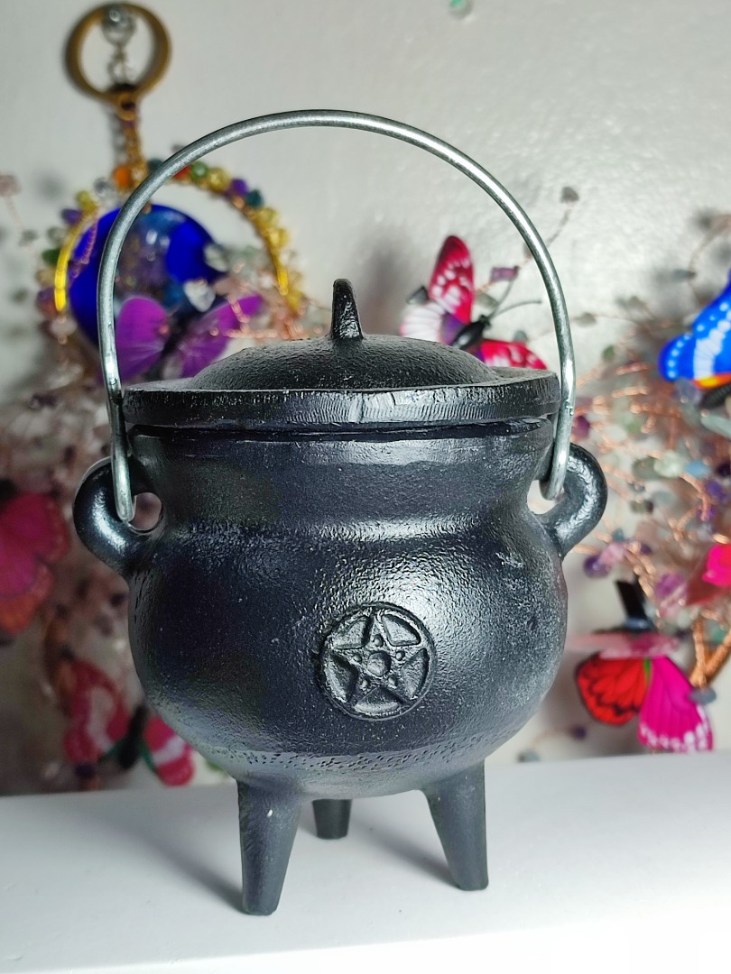 Cauldron (resin), Hobbies & Toys, Toys & Games on Carousell