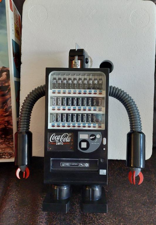 Coca-Cola Zero Vending Machine Robot Coke Black Figure JAPAN, 興趣及遊戲, 玩具 ...