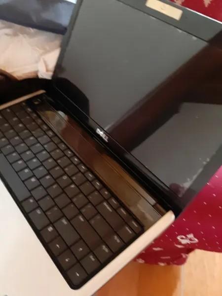 Defective Dell laptop (black screen/2 short beeps) on Carousell