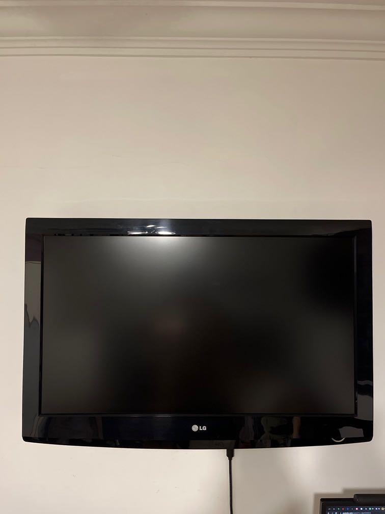 LG 32 inch screen TV, TV & Home Appliances, TV & Entertainment, TV on ...