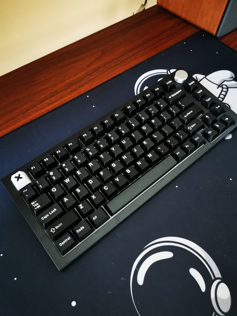 Monochrome theme Next Time 75 Black on White Custom Mechanical Keyboard ...