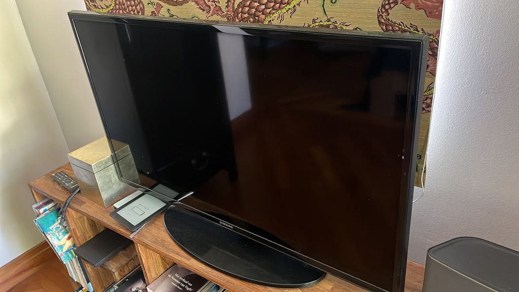 Samsung 44 inch TV, TV & Home Appliances, TV & Entertainment, TV on ...