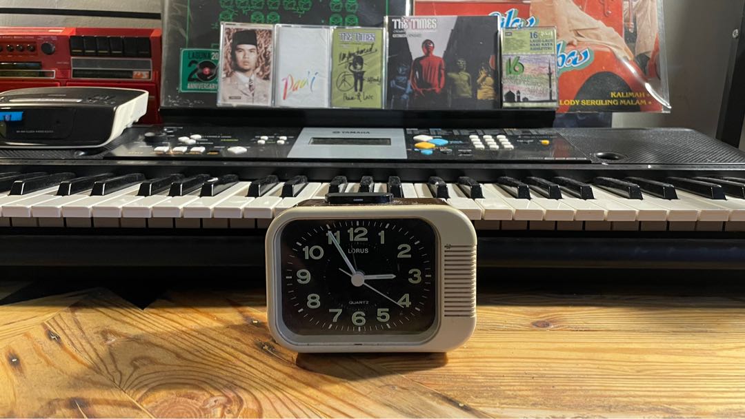 Vintage Lorus Alarm Clock, Hobbies & Toys, Collectibles & Memorabilia ...