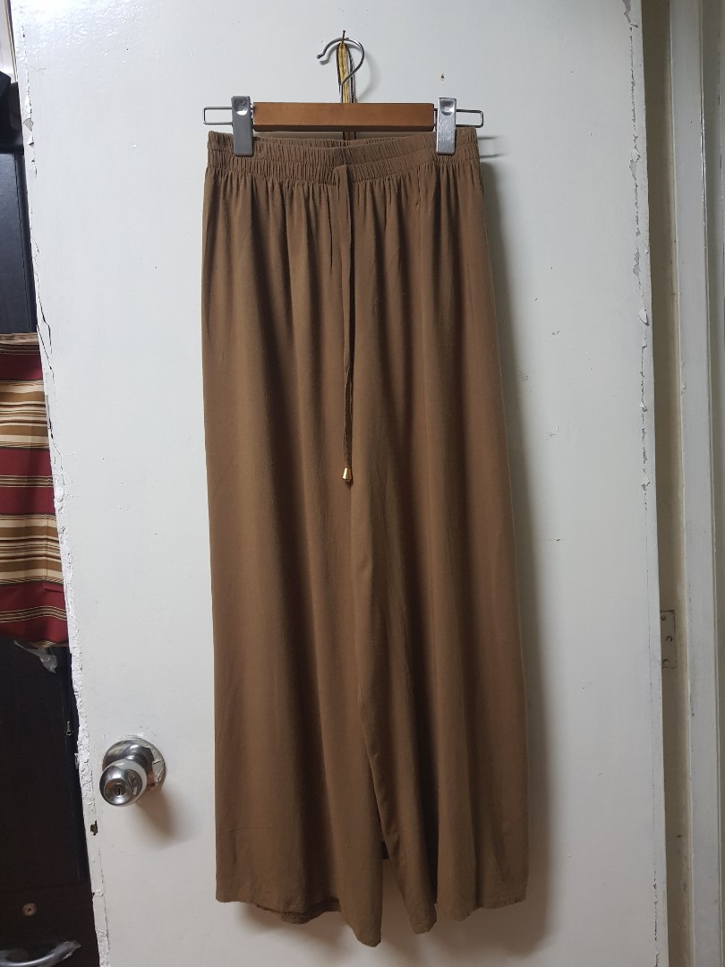Wide leg/squarepants, Women's Fashion, Bottoms, Other Bottoms on Carousell