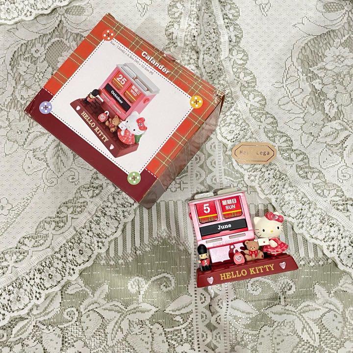 2006 Sanrio Hello Kitty Post Office Calendar Figure | kalender pajangan ...