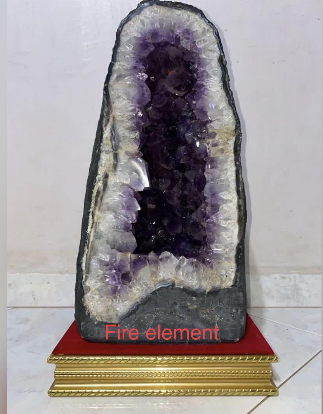 Amethyst Geode Cave / Free Water Fountain, Hobbies & Toys, Memorabilia ...