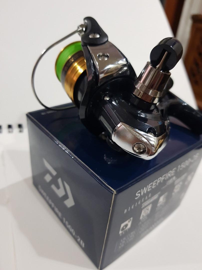 Daiwa Sweepfire 1500-2B, Sports Equipment, Fishing on Carousell