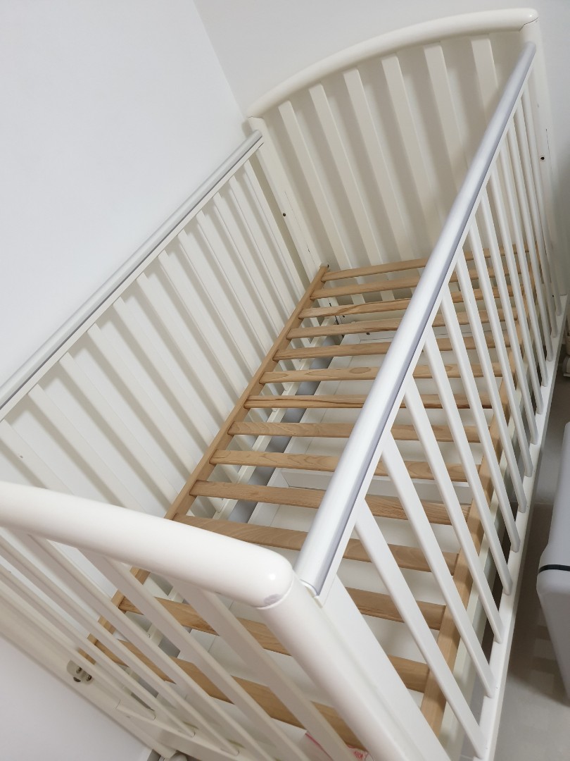 Free Pali Baby Cot, Babies & Kids, Baby Nursery & Kids Furniture, Cots ...