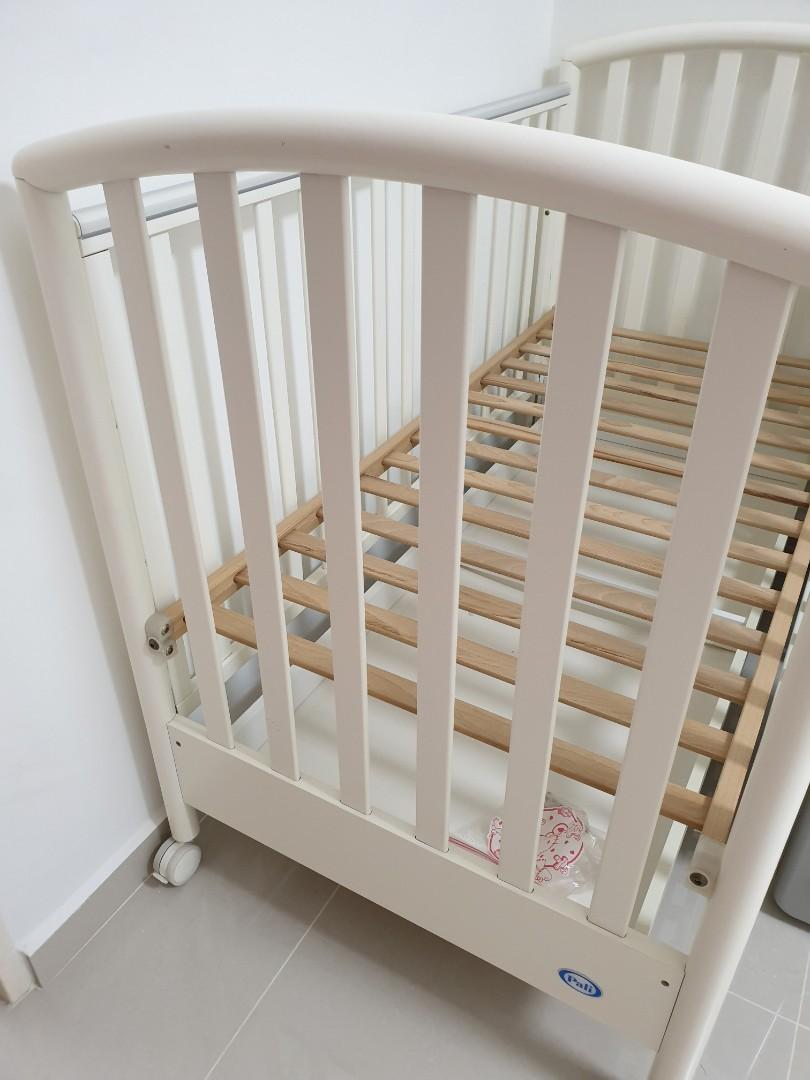 Free Pali Baby Cot, Babies & Kids, Baby Nursery & Kids Furniture, Cots ...