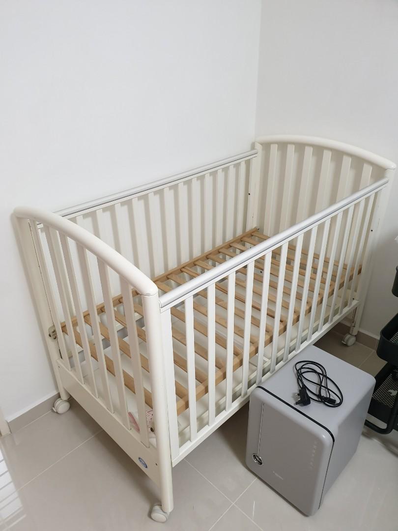 Free Pali Baby Cot, Babies & Kids, Baby Nursery & Kids Furniture, Cots ...