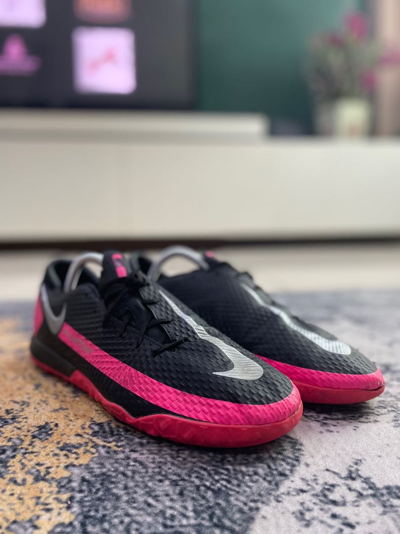 Futsal Shoes Nike Phantom, Men's Fashion, Footwear, Boots on Carousell